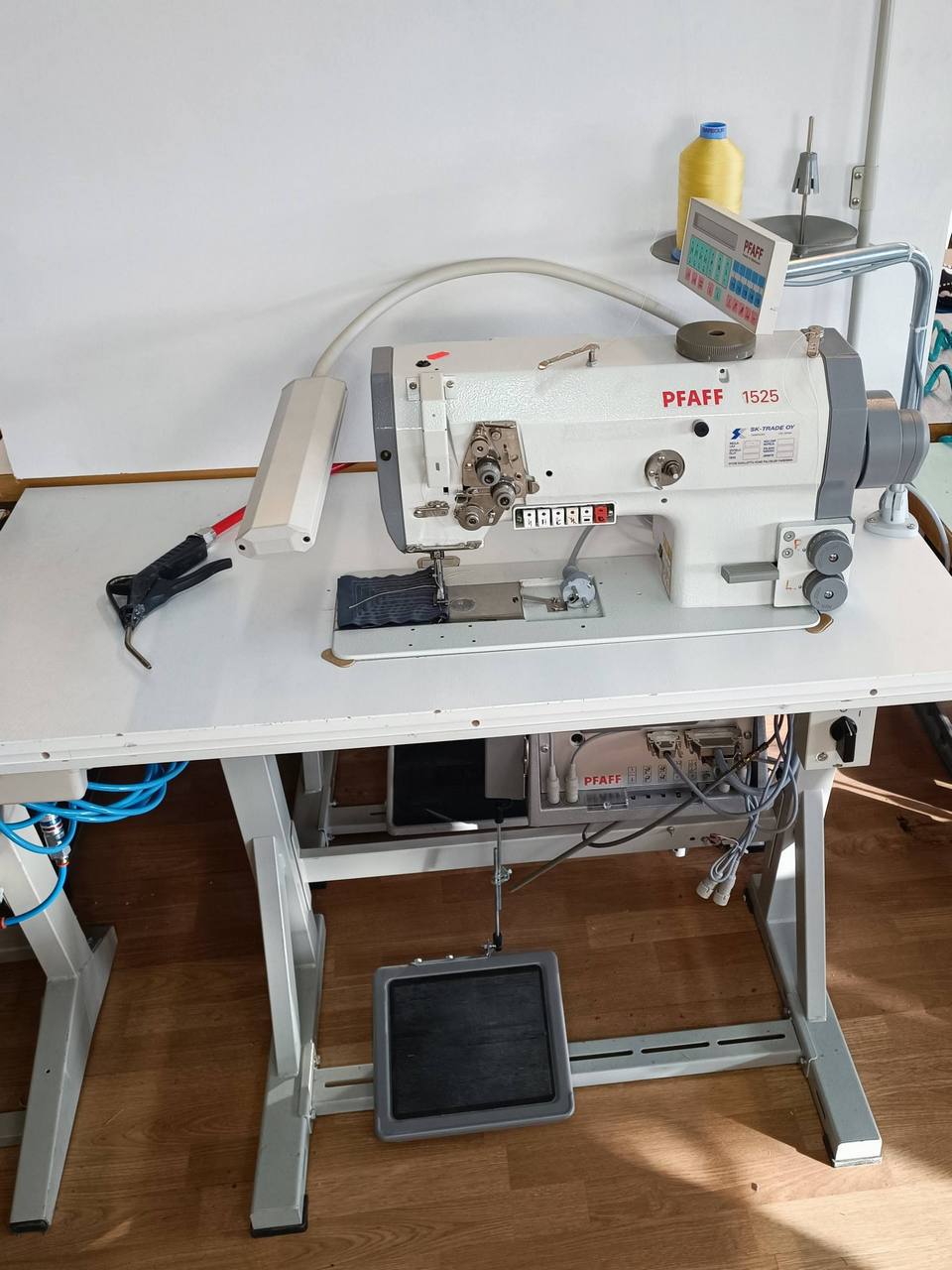 Pfaff 1525 - Espoon Ompelukone Oy